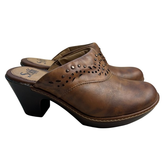 Sofft | Shoes | Sofft Laina Mocha New Size 8 Studded Leather Mule Clog ...